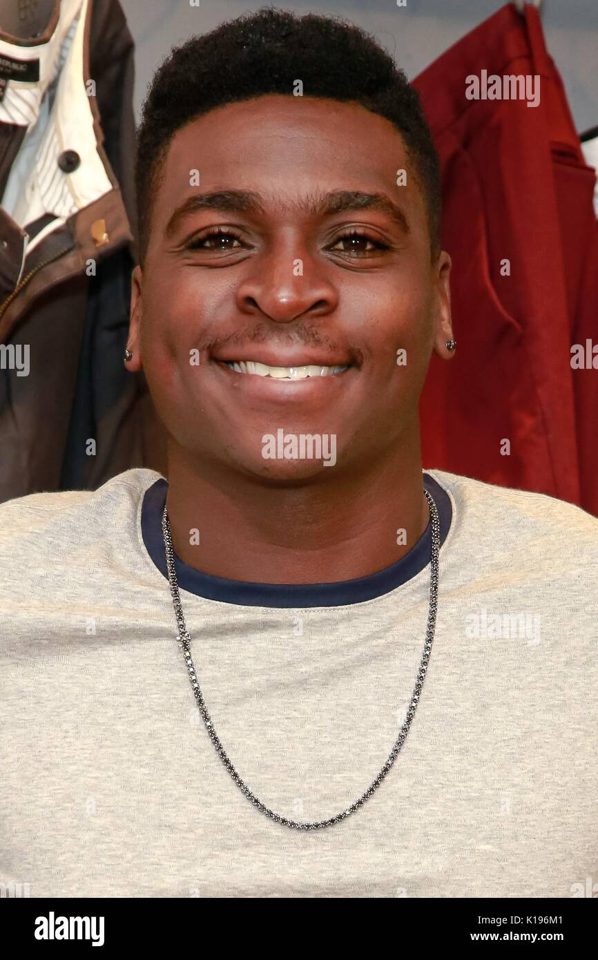 Didi Gregorius at in-store appearance for Banana Republic Rapid ...