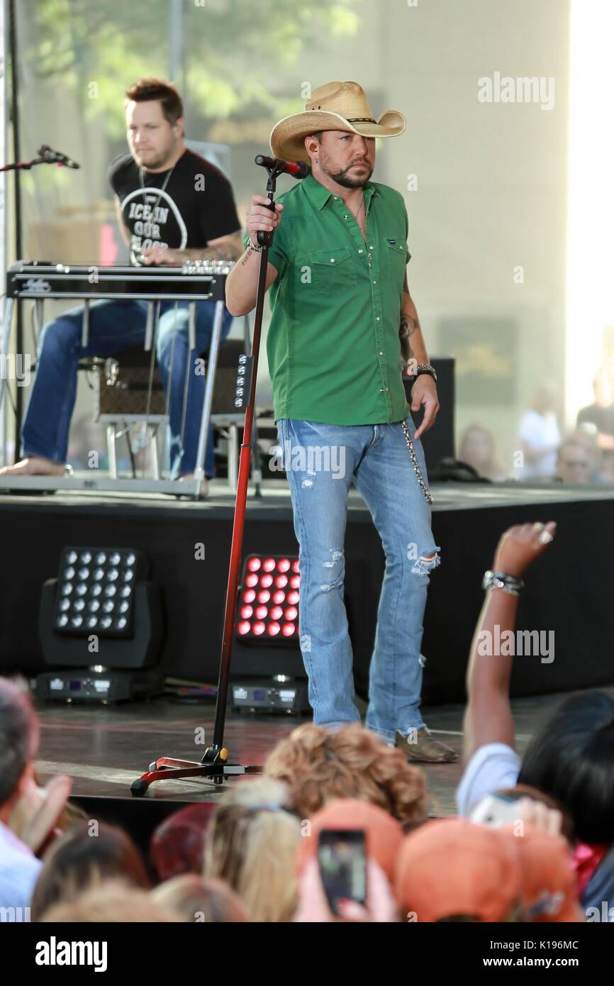 Jason aldean on the hi-res stock photography and images - Alamy