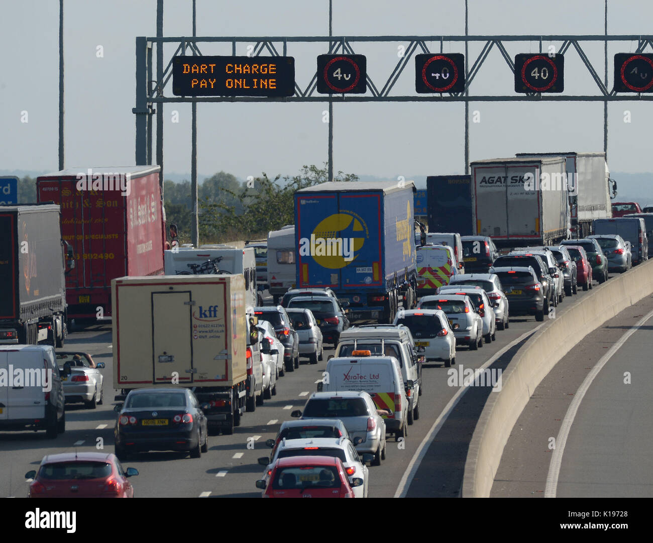 Lorry traffic signal hi-res stock photography and images - Alamy