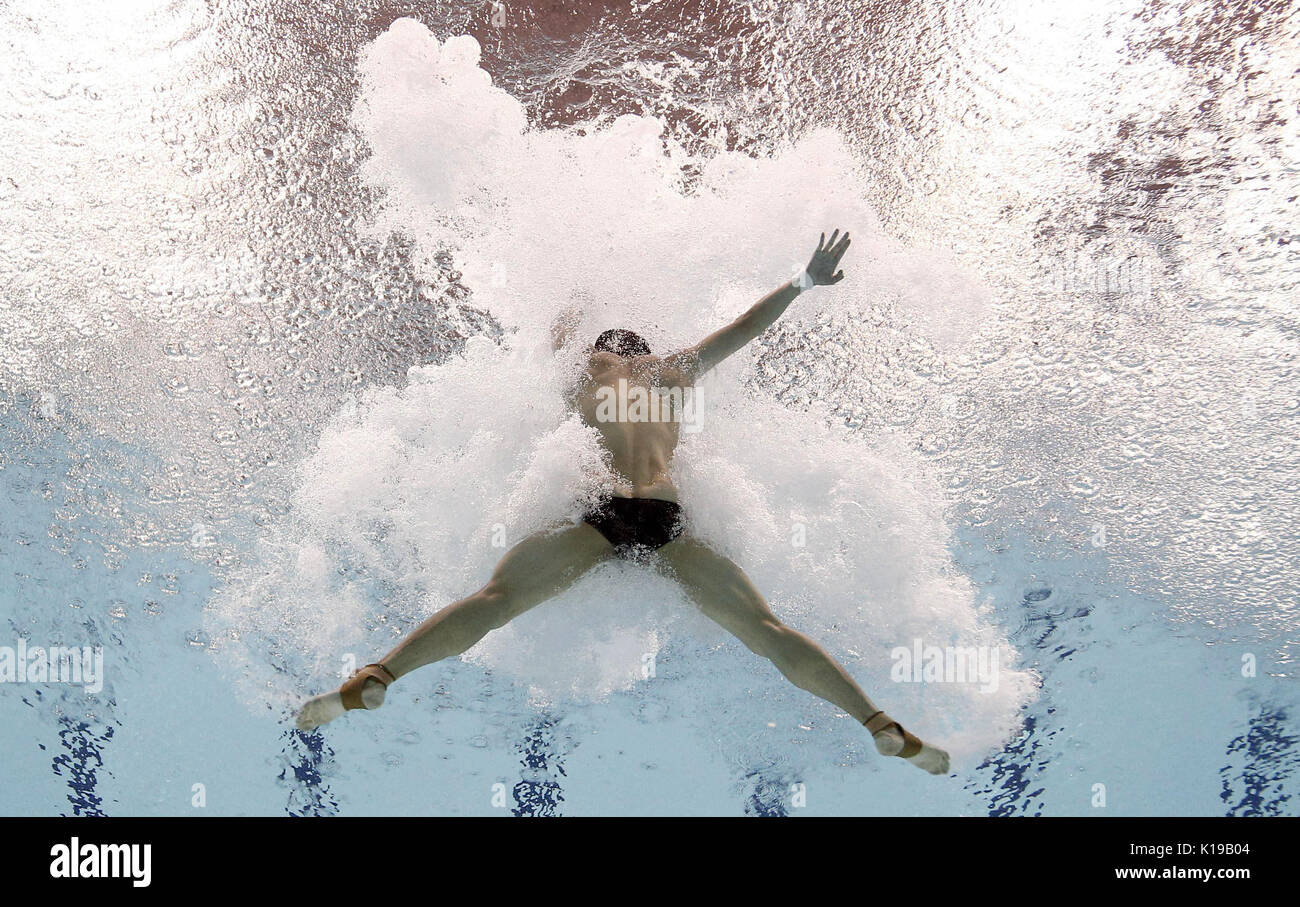 Tianjin. 26th Aug, 2017. Chen Aisen of Guangdong competes during the ...