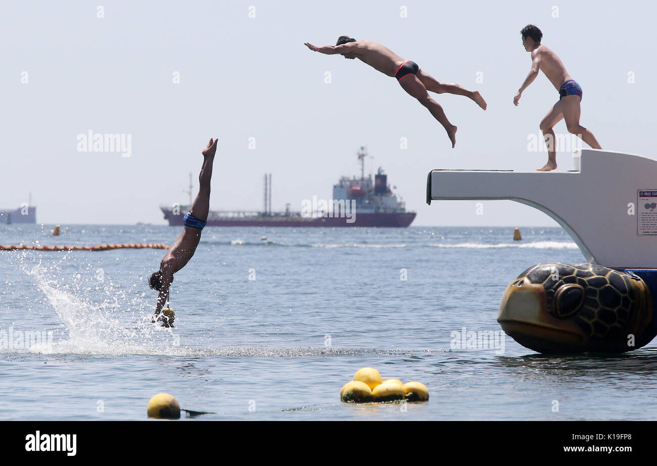 National marine sports games A team of divers show off their skills at ...