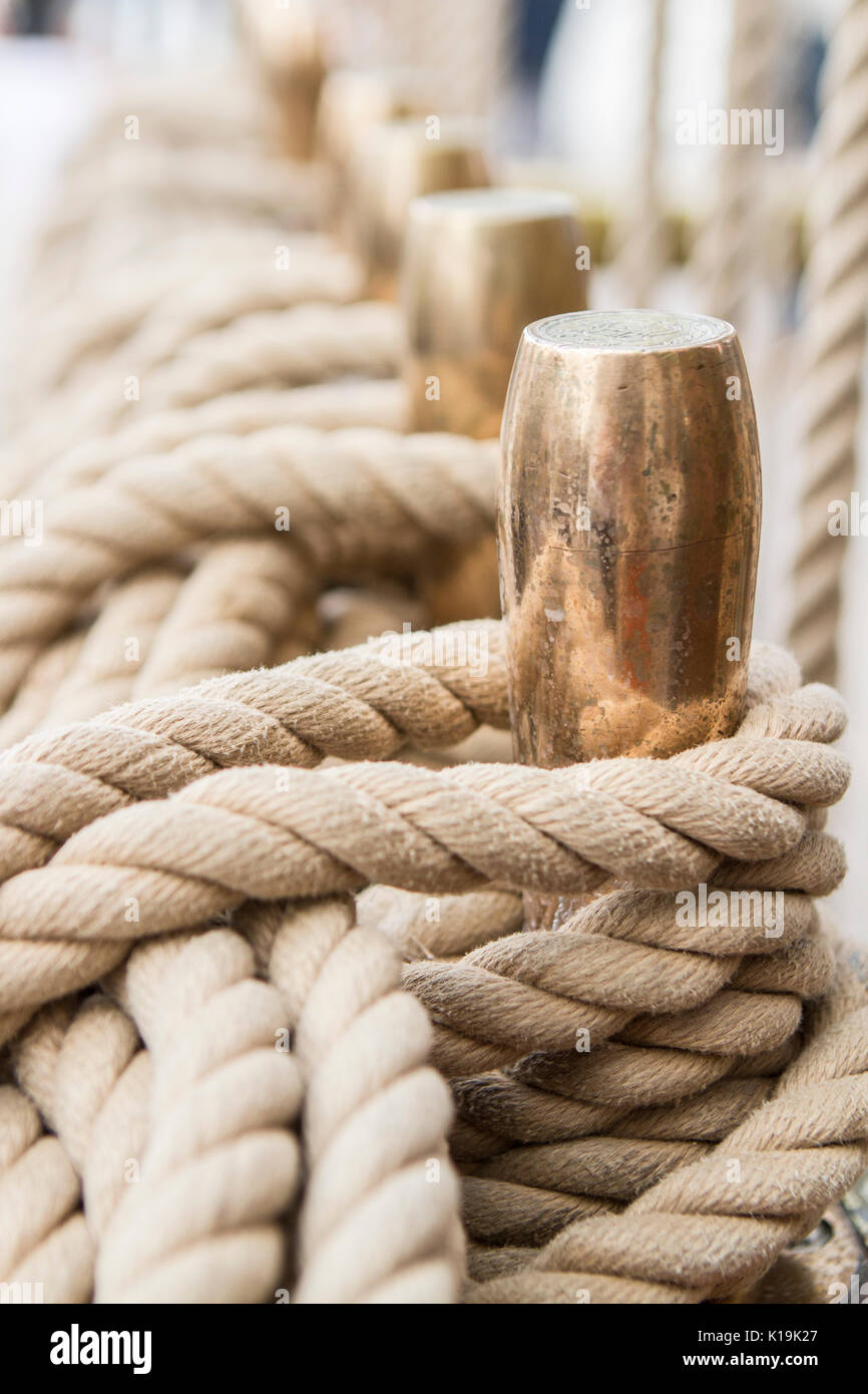 Lines on a yacht. Yachtlines. Ropes on a yacht. Parts of yacht ...