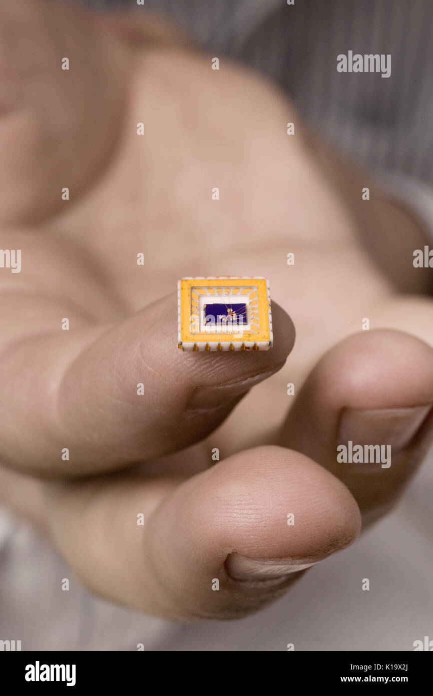 Manchester physics hi-res stock photography and images - Alamy