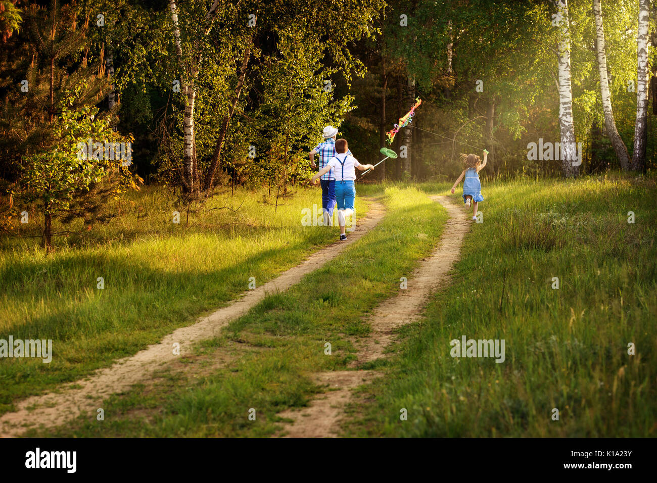 Kid running silhouette hi-res stock photography and images - Alamy