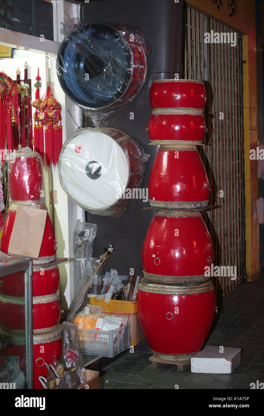 Shop selling chinese traditional drums at Chaozhou town, Guangdong ...