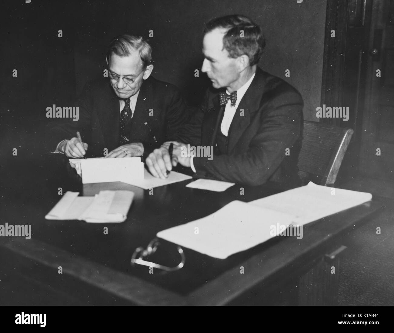 Farm scene old farmer Black and White Stock Photos & Images - Alamy