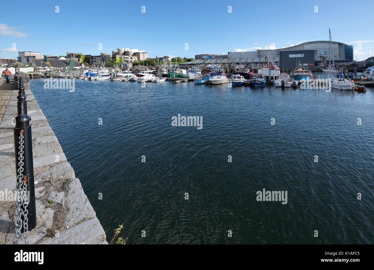 views across sutton harbour and the barbican plymouth devon Stock Photo ...