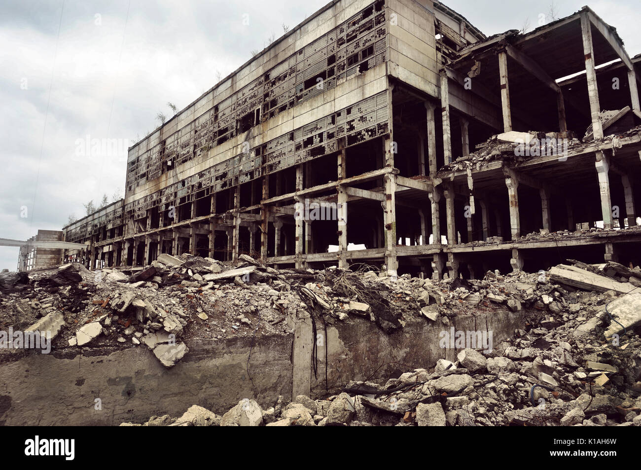 The residential building is destroyed. Illustration of military action ...