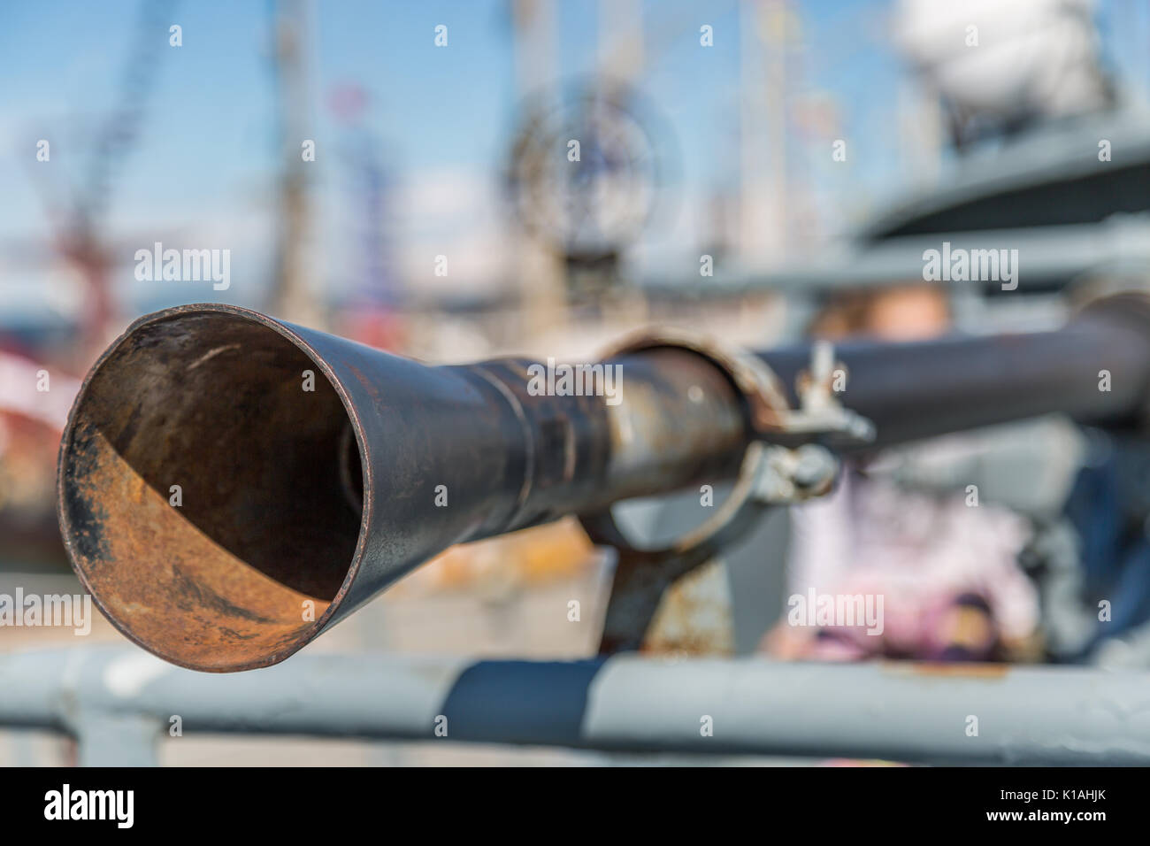 Naval gun construction hi-res stock photography and images - Alamy