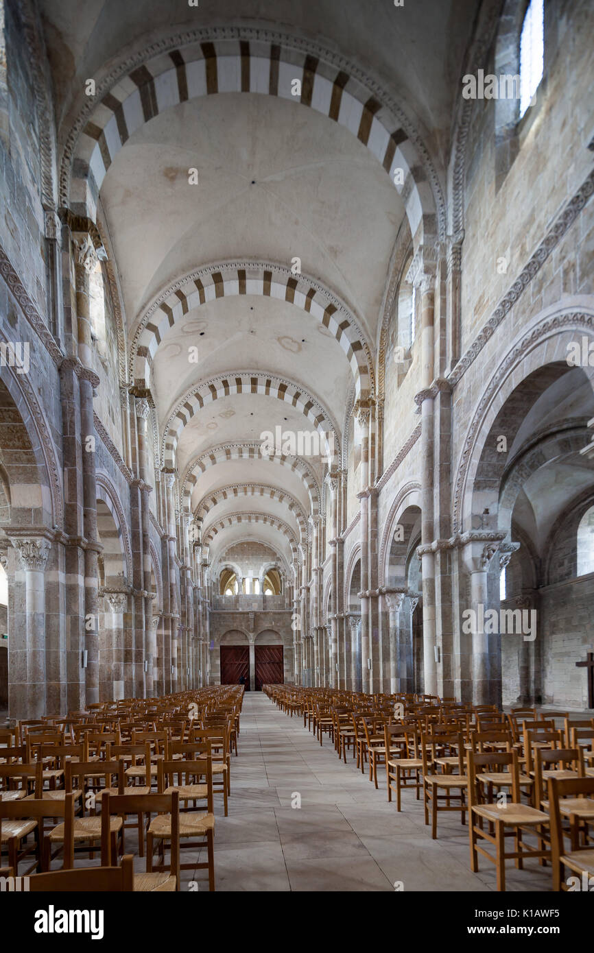 Vezelay abbey burgundy hi-res stock photography and images - Alamy