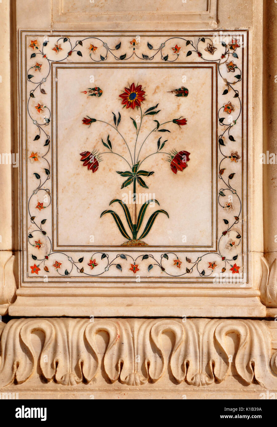 Detail of the pietra dura/stone inlay work in the form of flowers in ...
