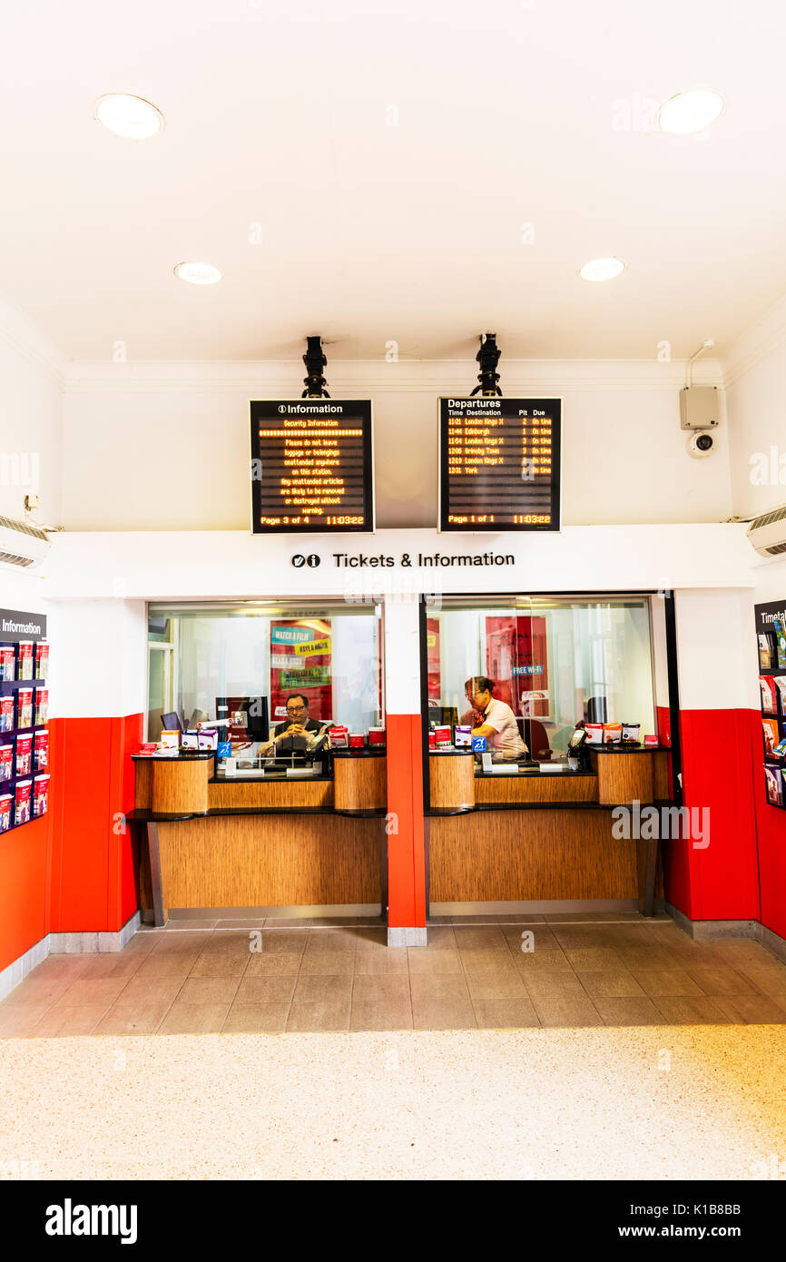 Newark northgate rail ticket desk hi-res stock photography and images ...