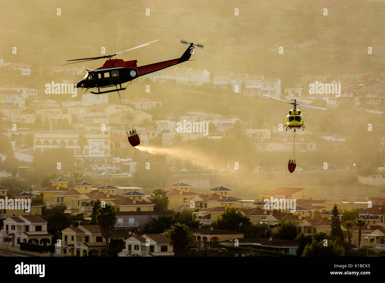 Fire service helicopters hi-res stock photography and images - Alamy