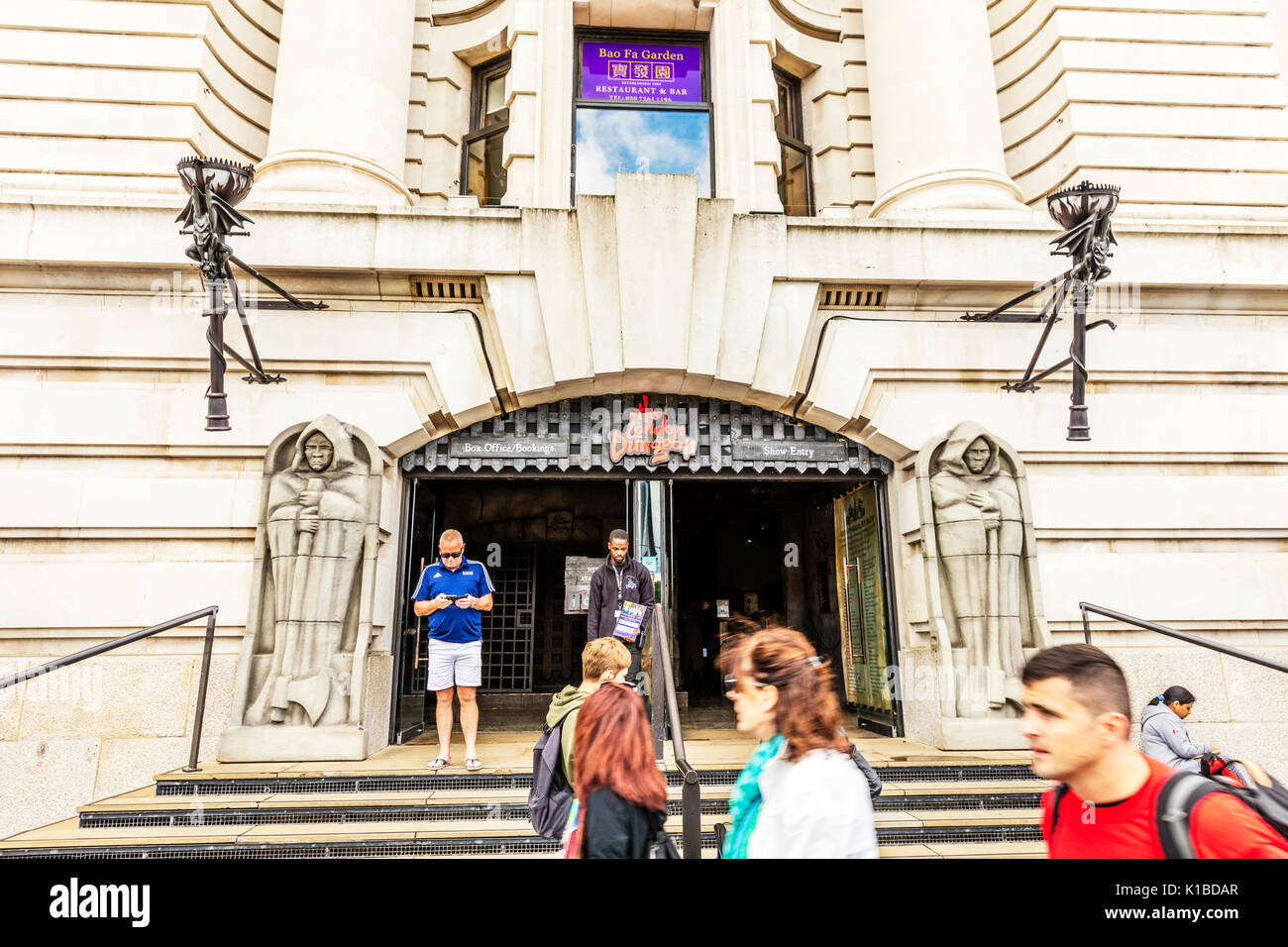 London dungeon entrance, London dungeon, London dungeon building ...