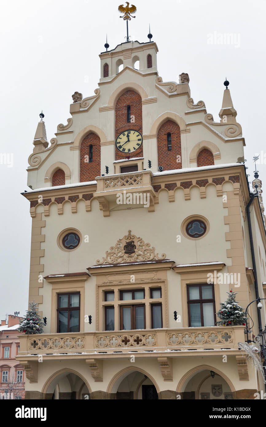 Decorated town hall christmas hi-res stock photography and images - Alamy
