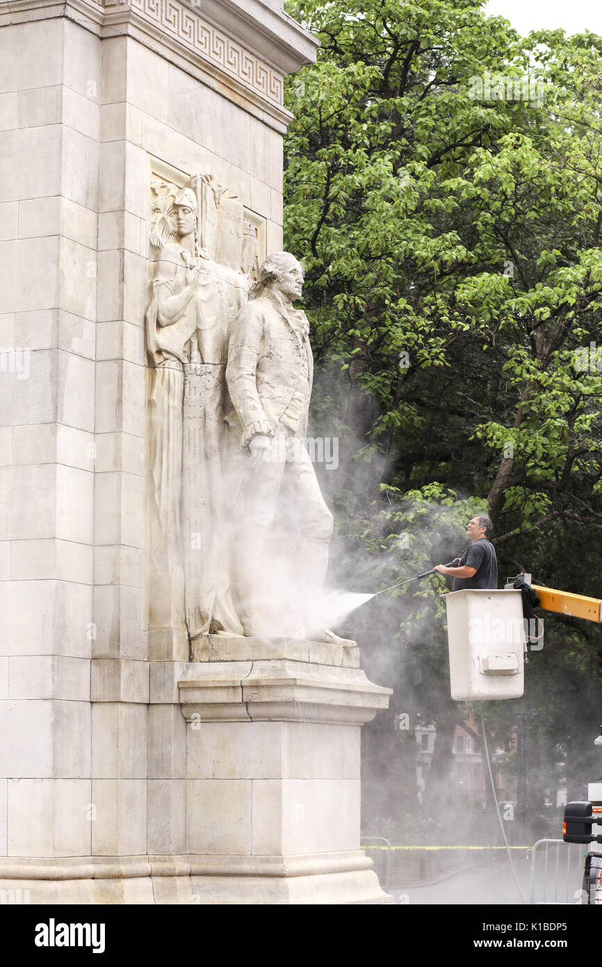 Washing square park hi-res stock photography and images - Alamy