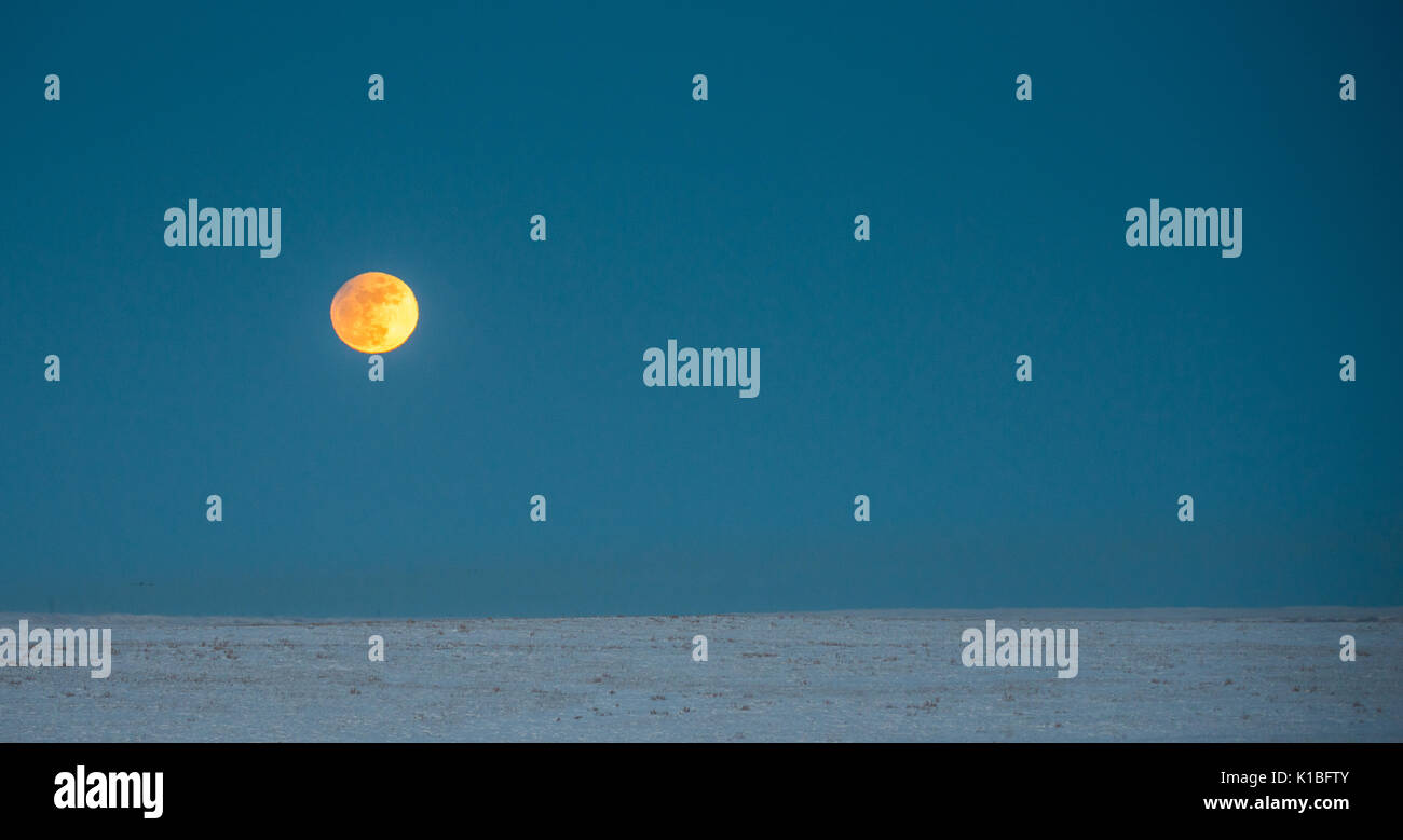 Canada with full moon in winter hi-res stock photography and images - Alamy
