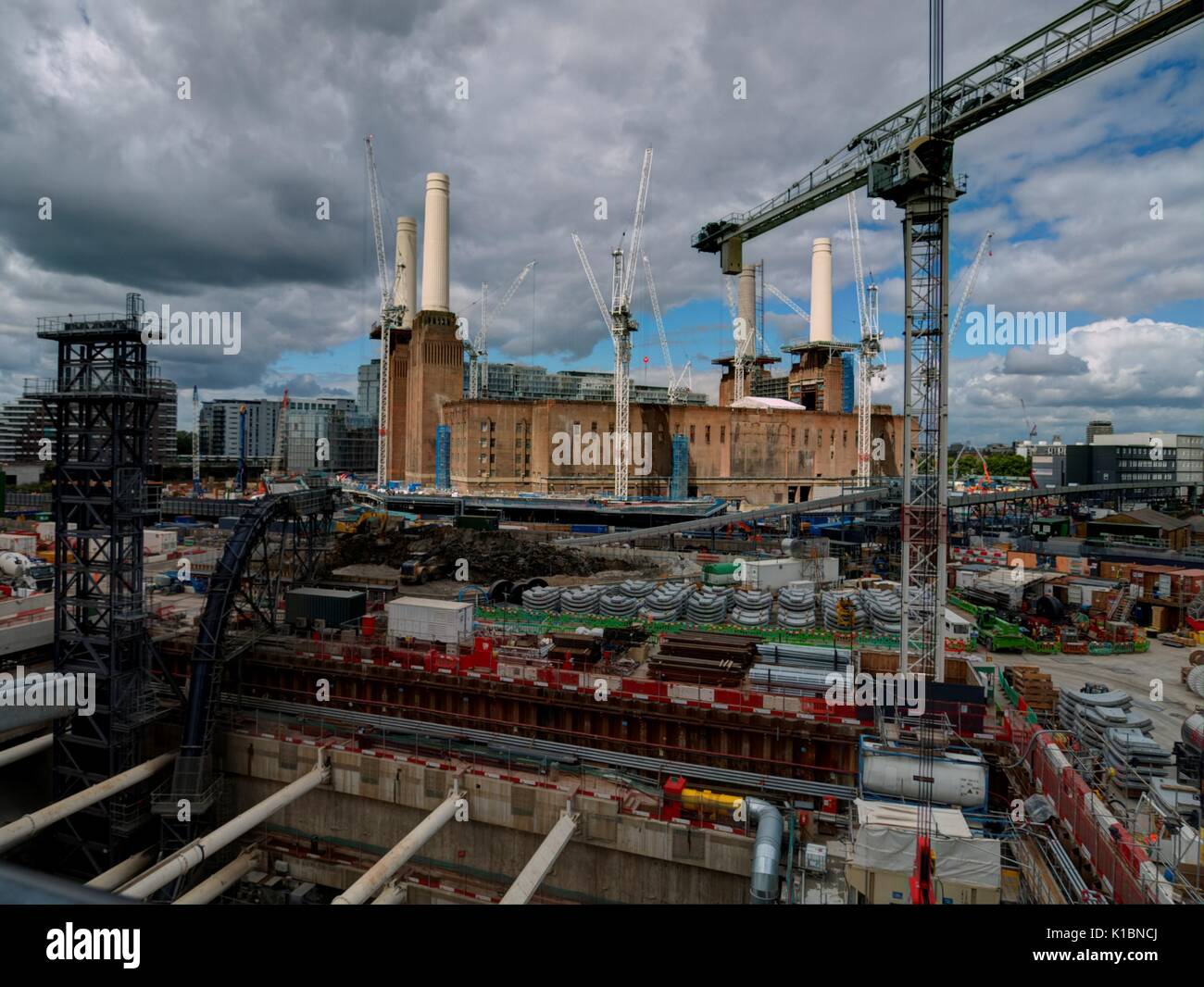 Battersea power tube station station hi-res stock photography and ...