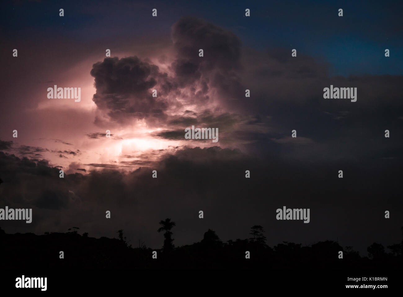 Cloud thunder hi-res stock photography and images - Alamy