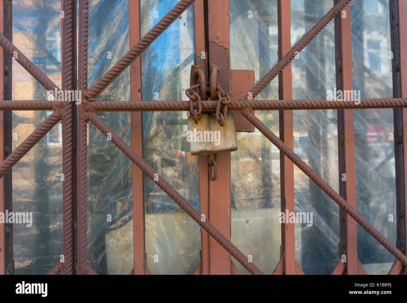 The old lock hi-res stock photography and images - Alamy