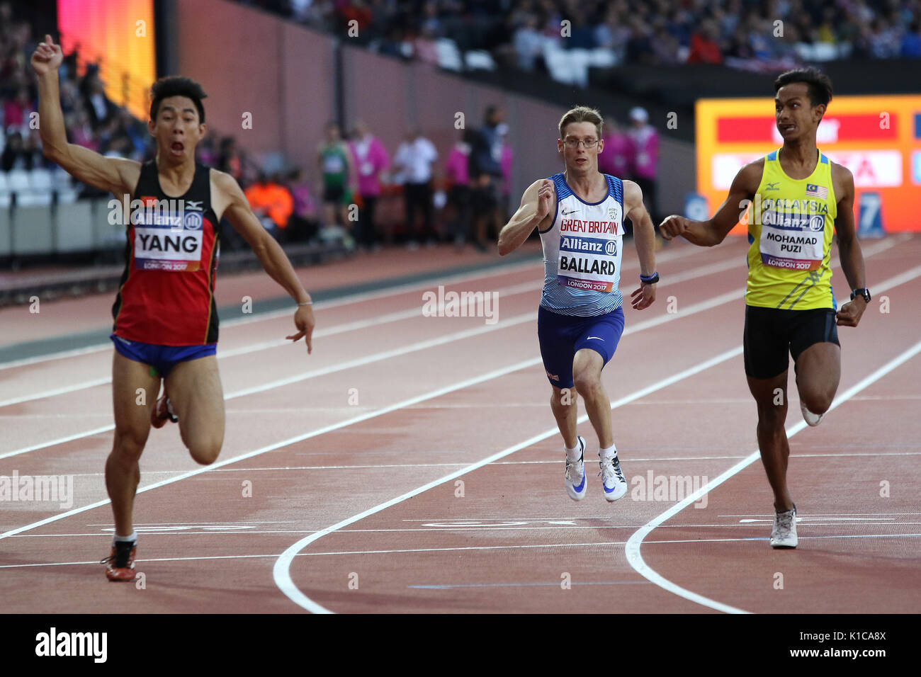 100 m sprinter hi-res stock photography and images - Alamy