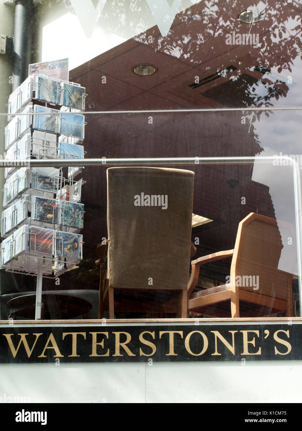 Waterstones store frontage hi-res stock photography and images - Alamy