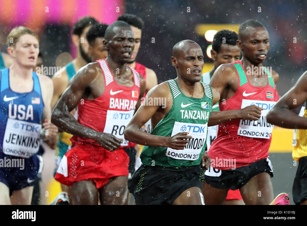 The queen in tanzania hi-res stock photography and images - Alamy