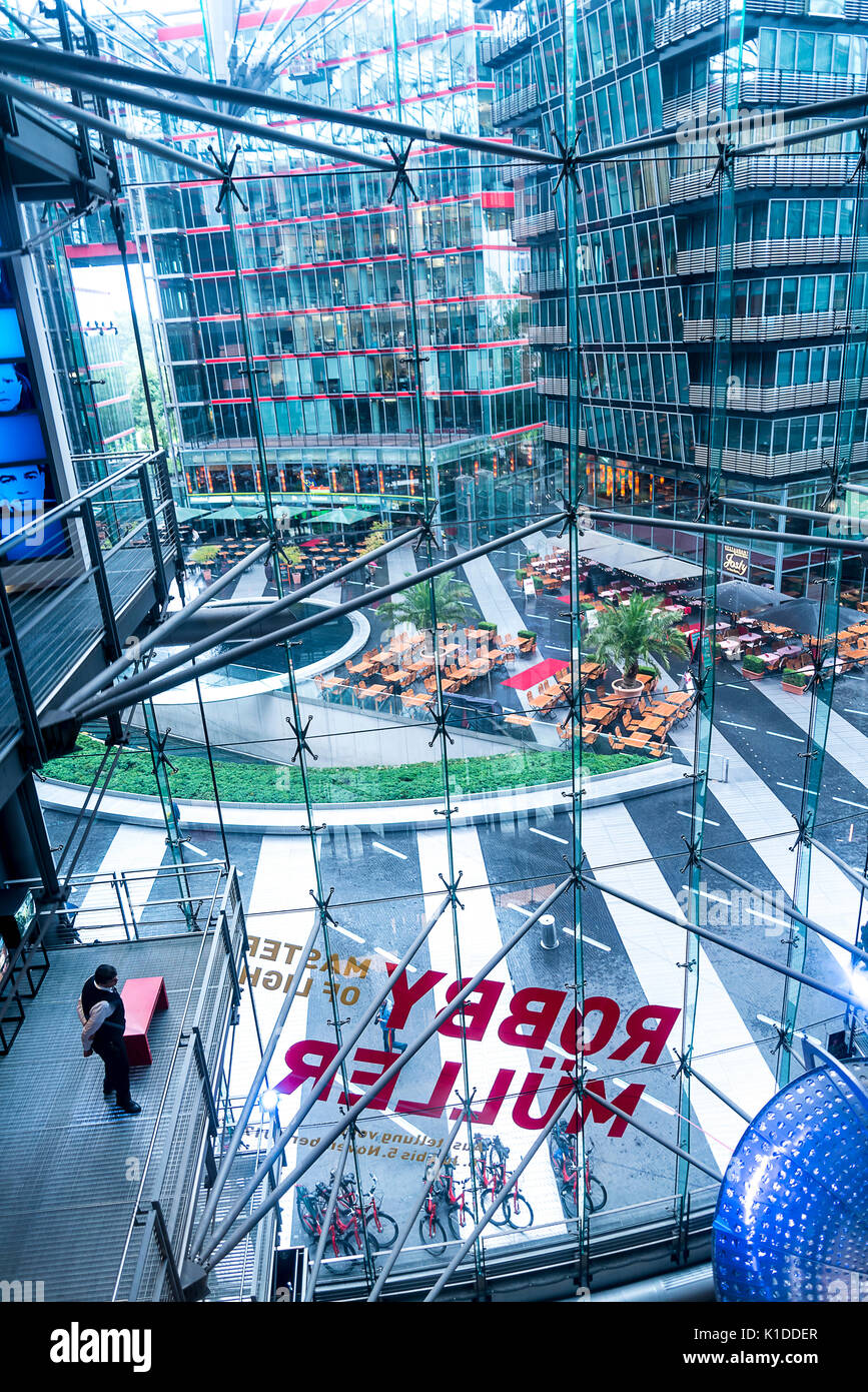 Sony centre store hi-res stock photography and images - Alamy