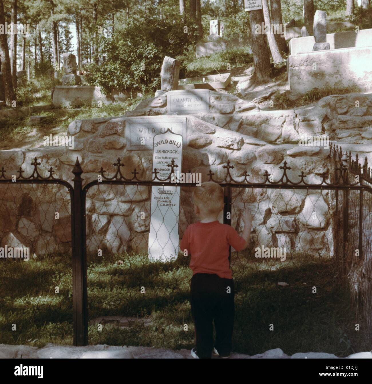 Child gravestone hi-res stock photography and images - Alamy