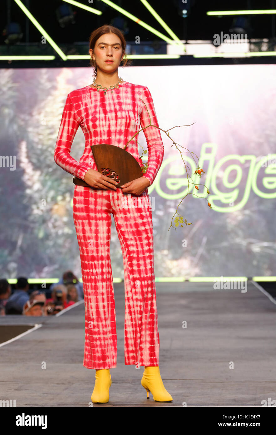 Beige by Michele Adrienne fashion show Stock Photo - Alamy