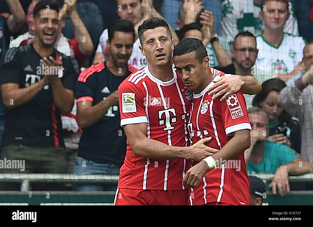 Bremen, Germany. 26th Aug, 2017. Munich's Robert Lewandowski (L) and ...