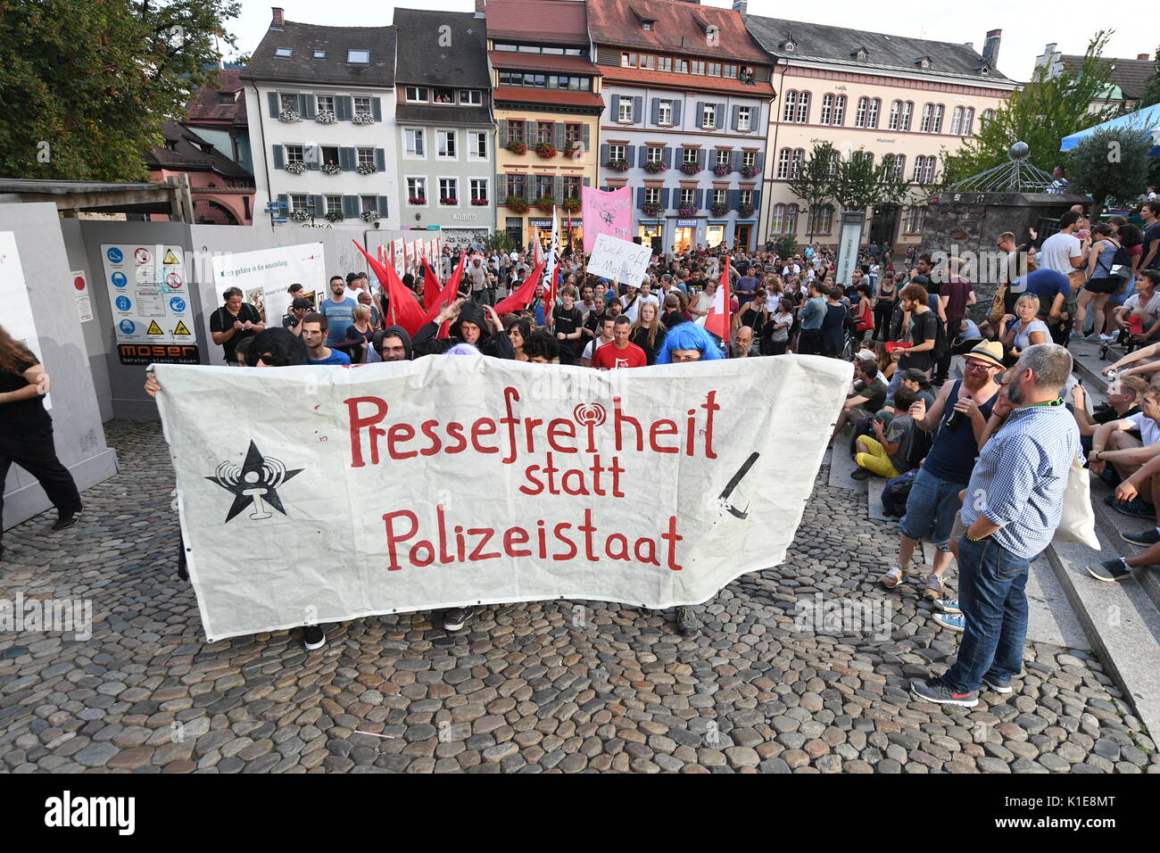 Demonstration of the leftist hi-res stock photography and images - Alamy