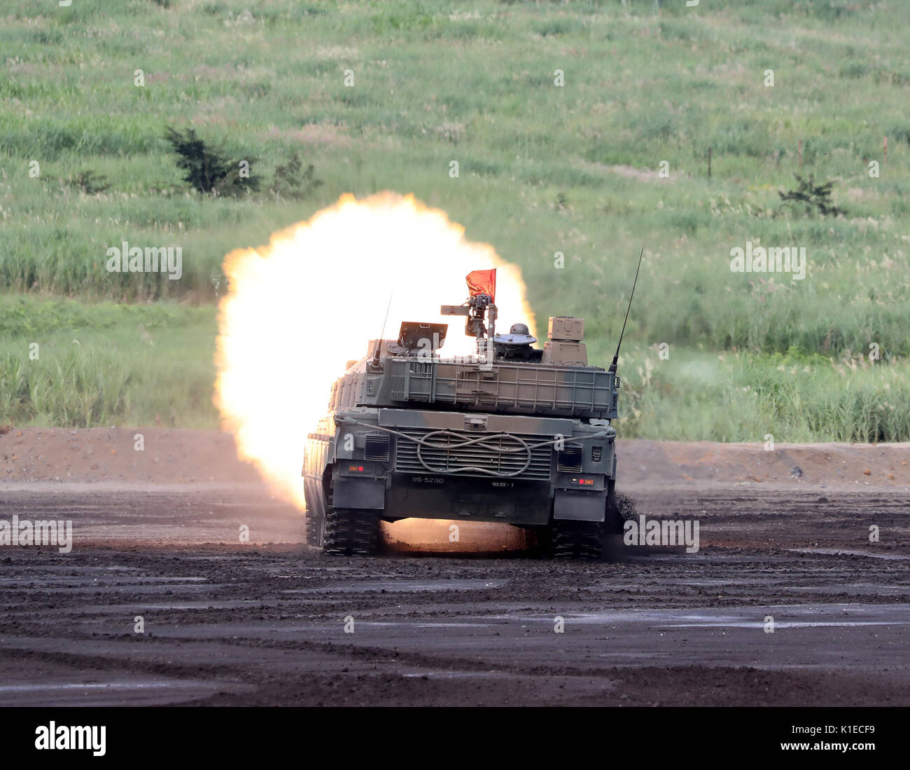 Type 10 tank japan hi-res stock photography and images - Alamy