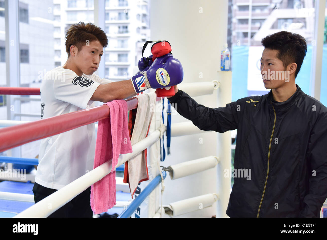 Yokohama, Kanagawa, Japan. 17th Aug, 2017. (L-R) Naoya Inoue, Takuma ...