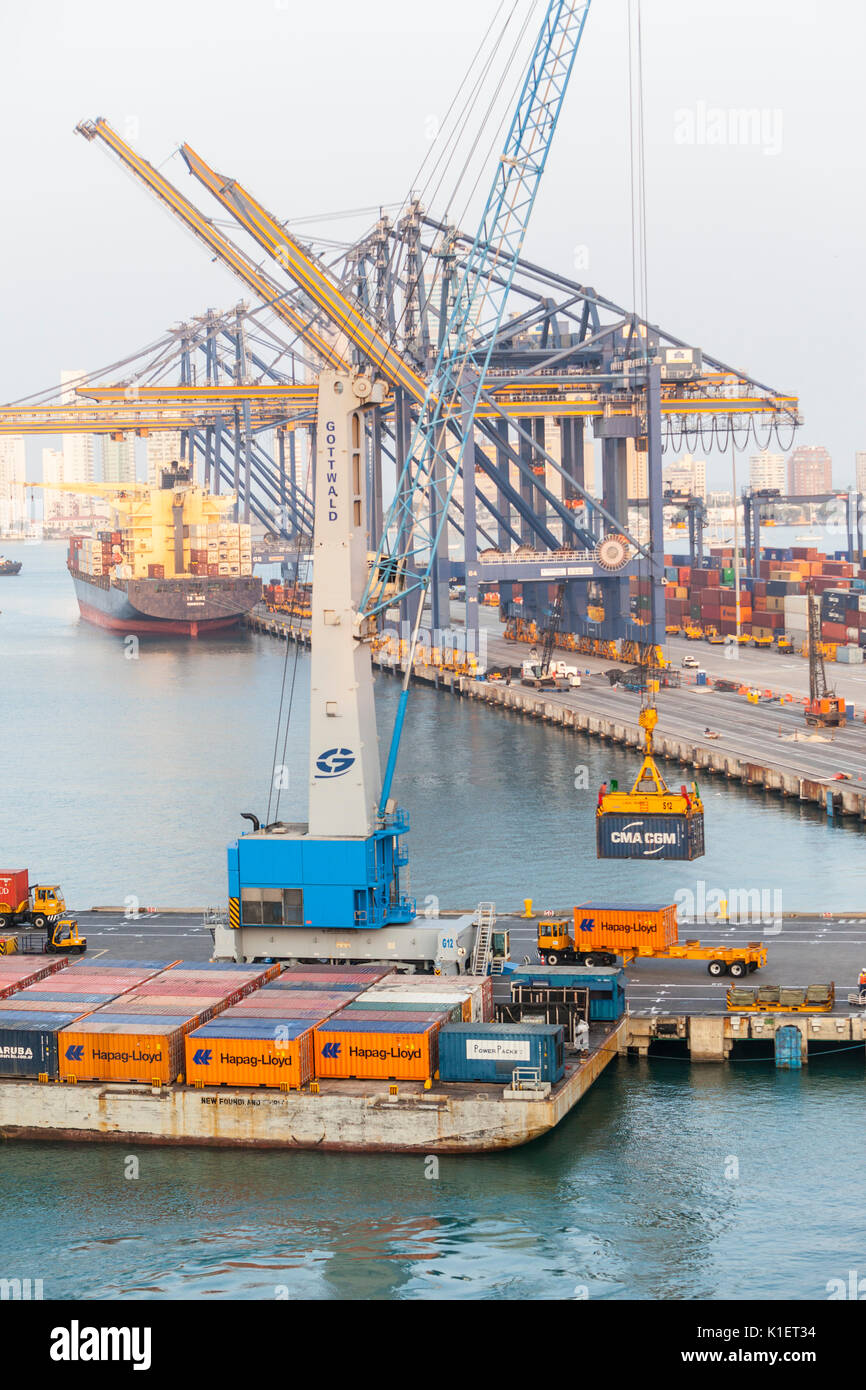Colombia shipping port hi-res stock photography and images - Alamy