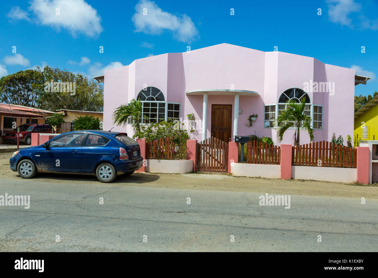Middle class residence hi-res stock photography and images - Alamy