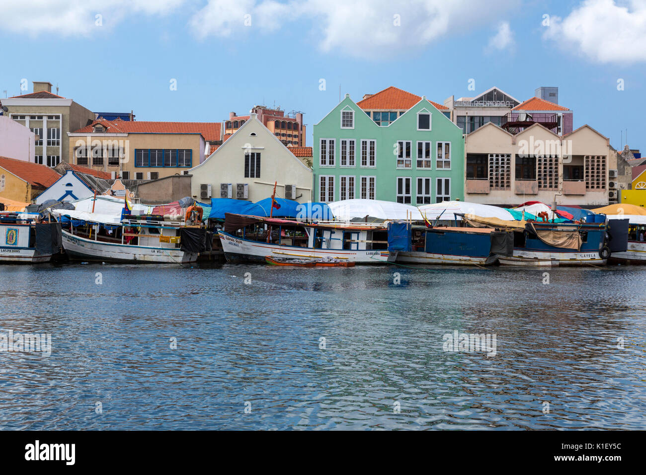 The floating market curacao hi-res stock photography and images - Alamy