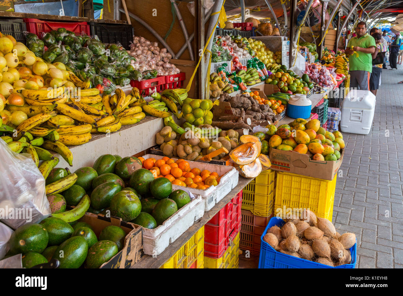 Curaçao fruit vegetables market caribbean hi-res stock photography and ...