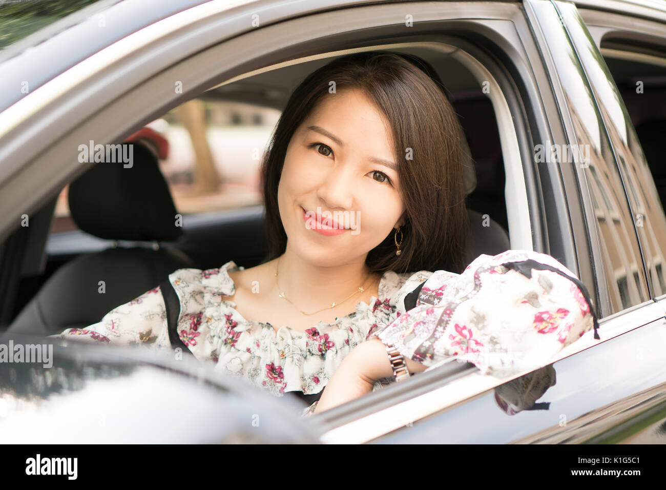 asian girl and car Stock Photo - Alamy