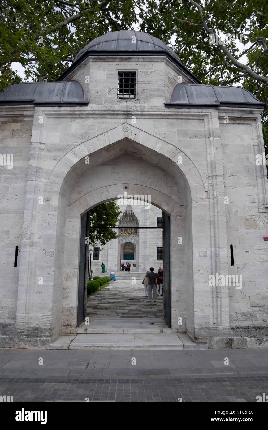 Interiors of suleymaniye mosque hi-res stock photography and images - Alamy
