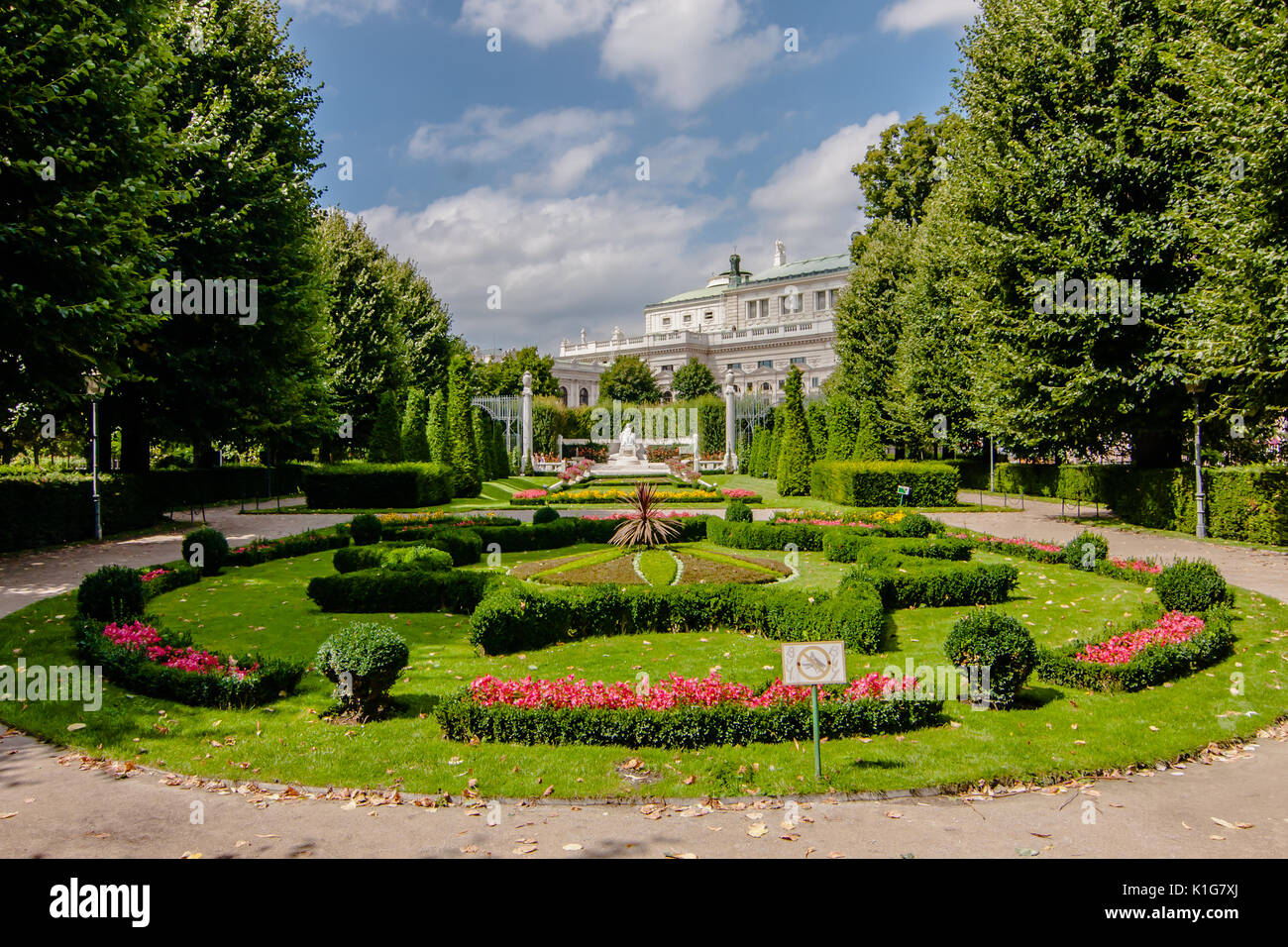 Volksgarten, a public garden in the historical downtown of Vienna Stock ...