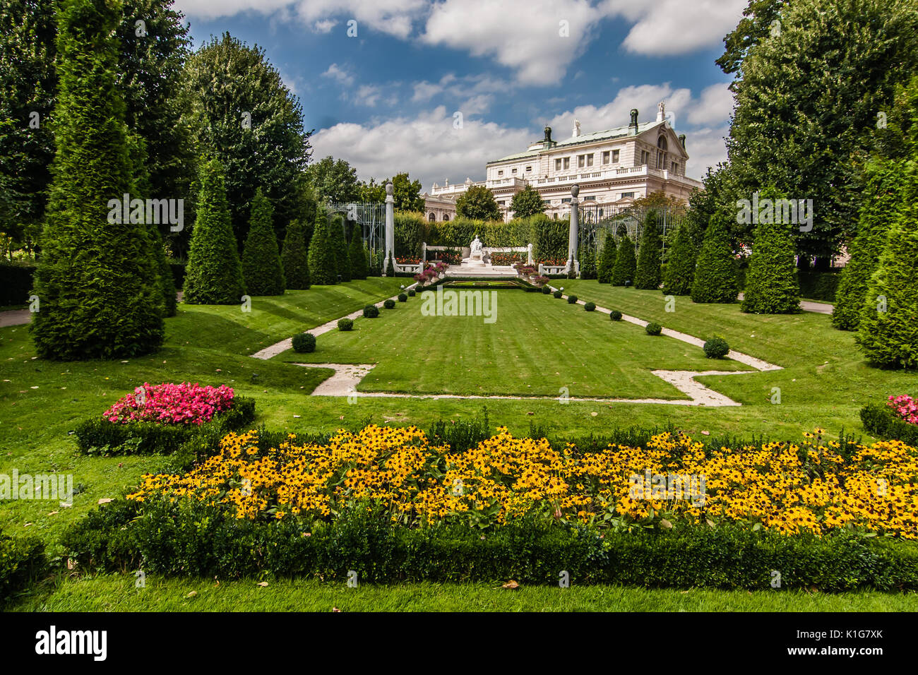 Volksgarten, a public garden in the historical downtown of Vienna Stock ...