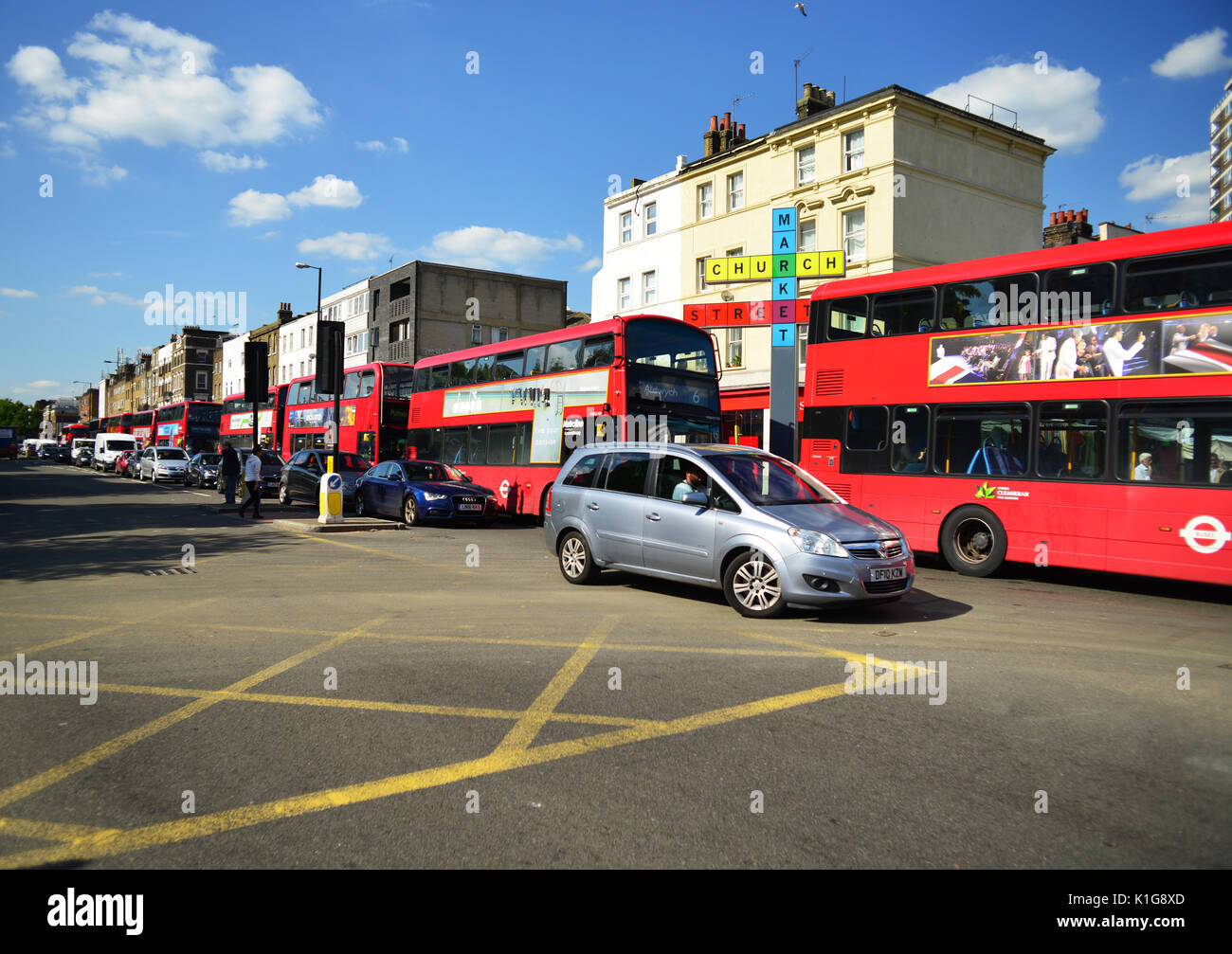London united buses hi-res stock photography and images - Alamy