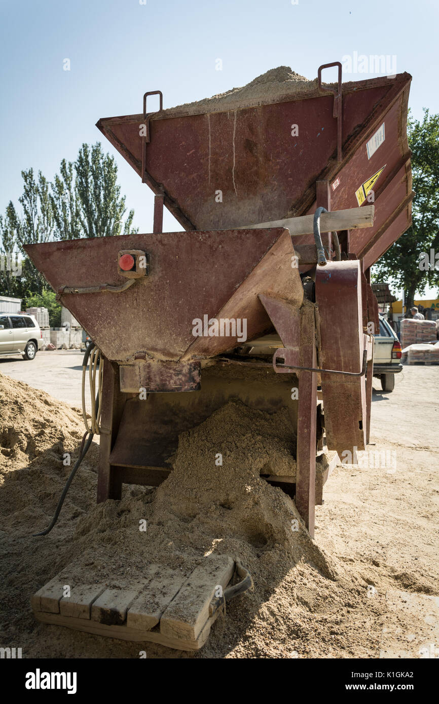 Equipment for the packing of building materials. Sand packing equipment ...