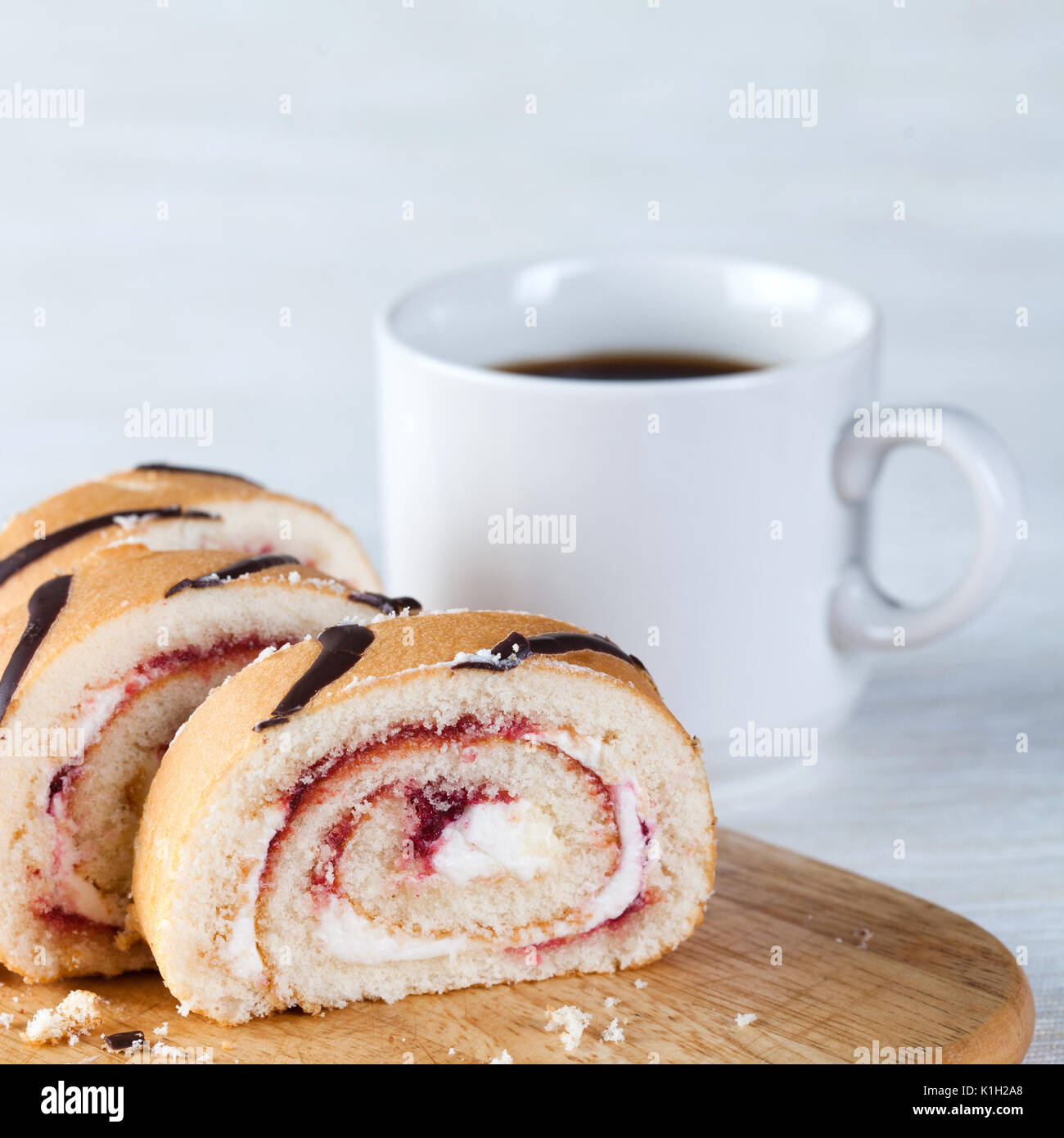 Jelly roll slice hi-res stock photography and images - Alamy