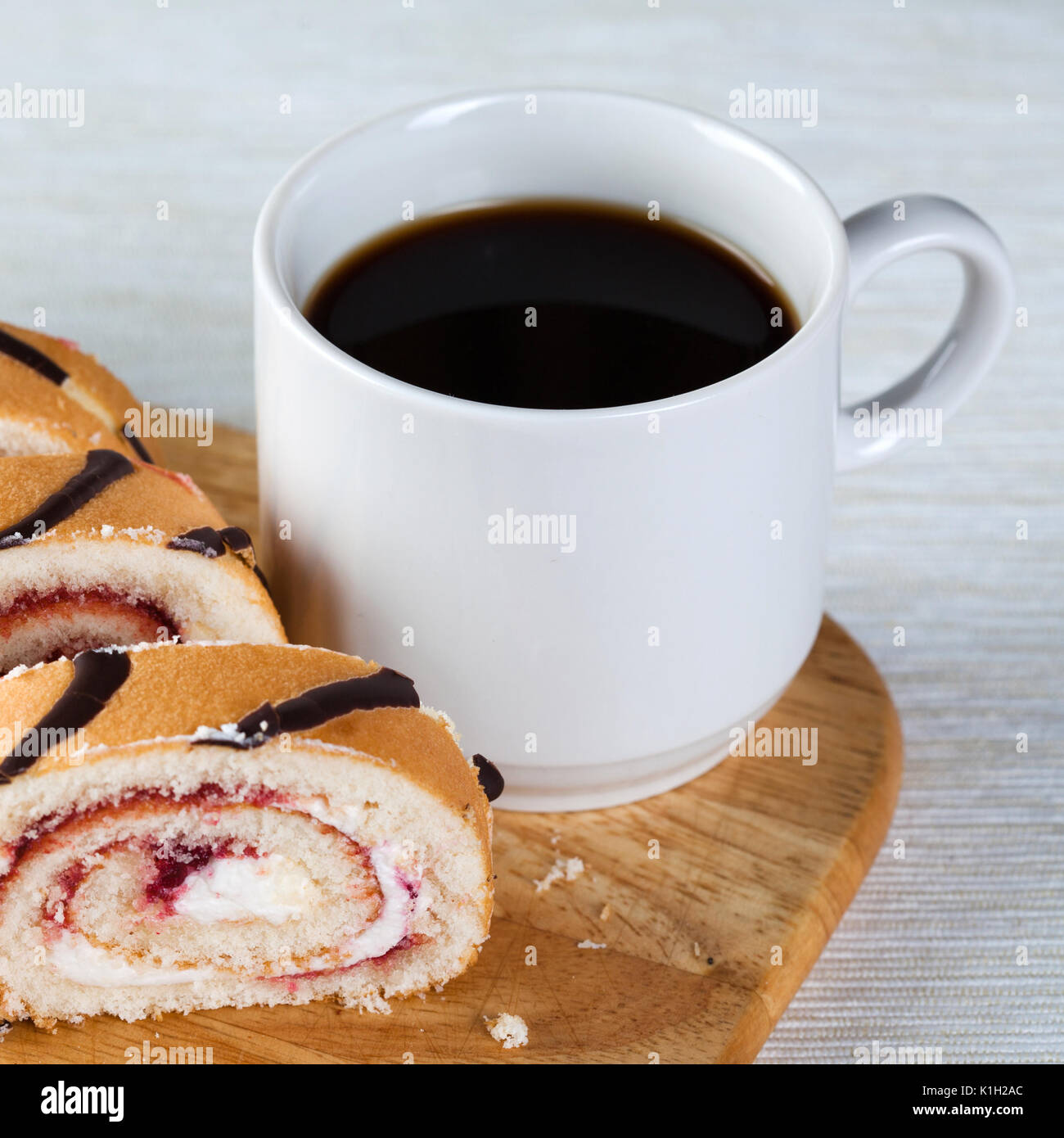 Jelly roll slice hi-res stock photography and images - Alamy