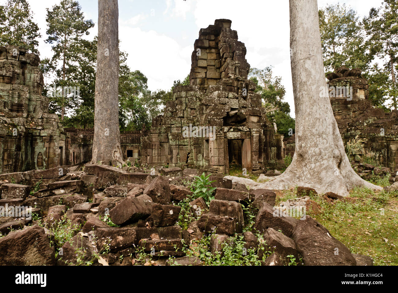 old ruins Angkor Wat Stock Photo - Alamy