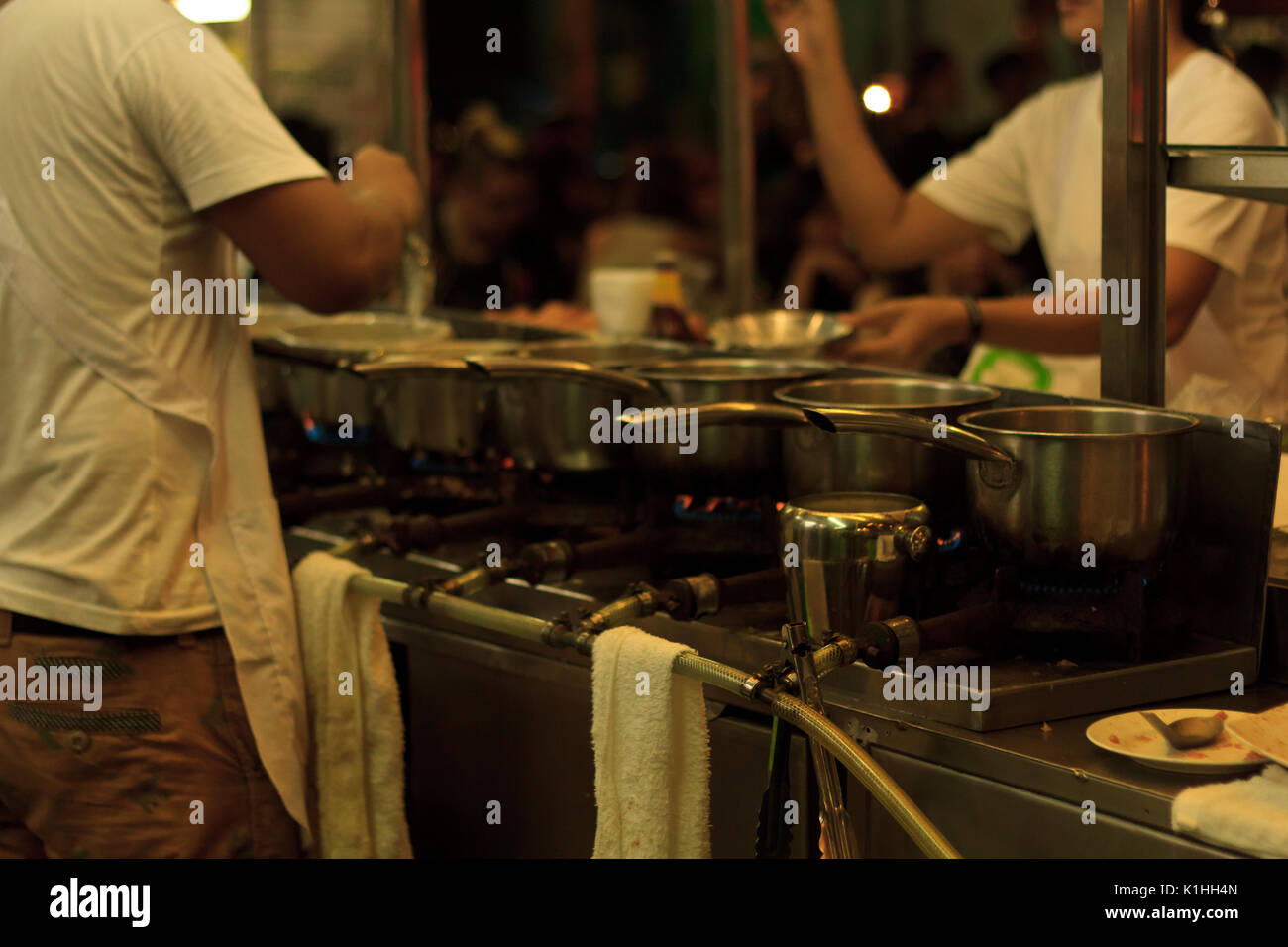 Cockroach food asia hi-res stock photography and images - Alamy