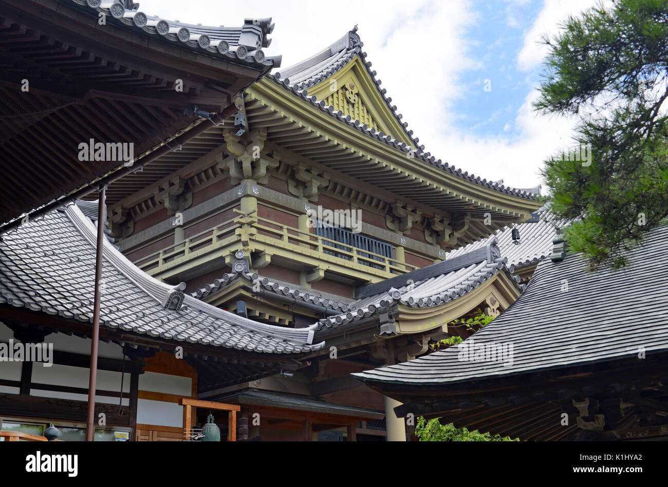 Grounds of Zenkoji Temple, Nagano Japan Stock Photo - Alamy