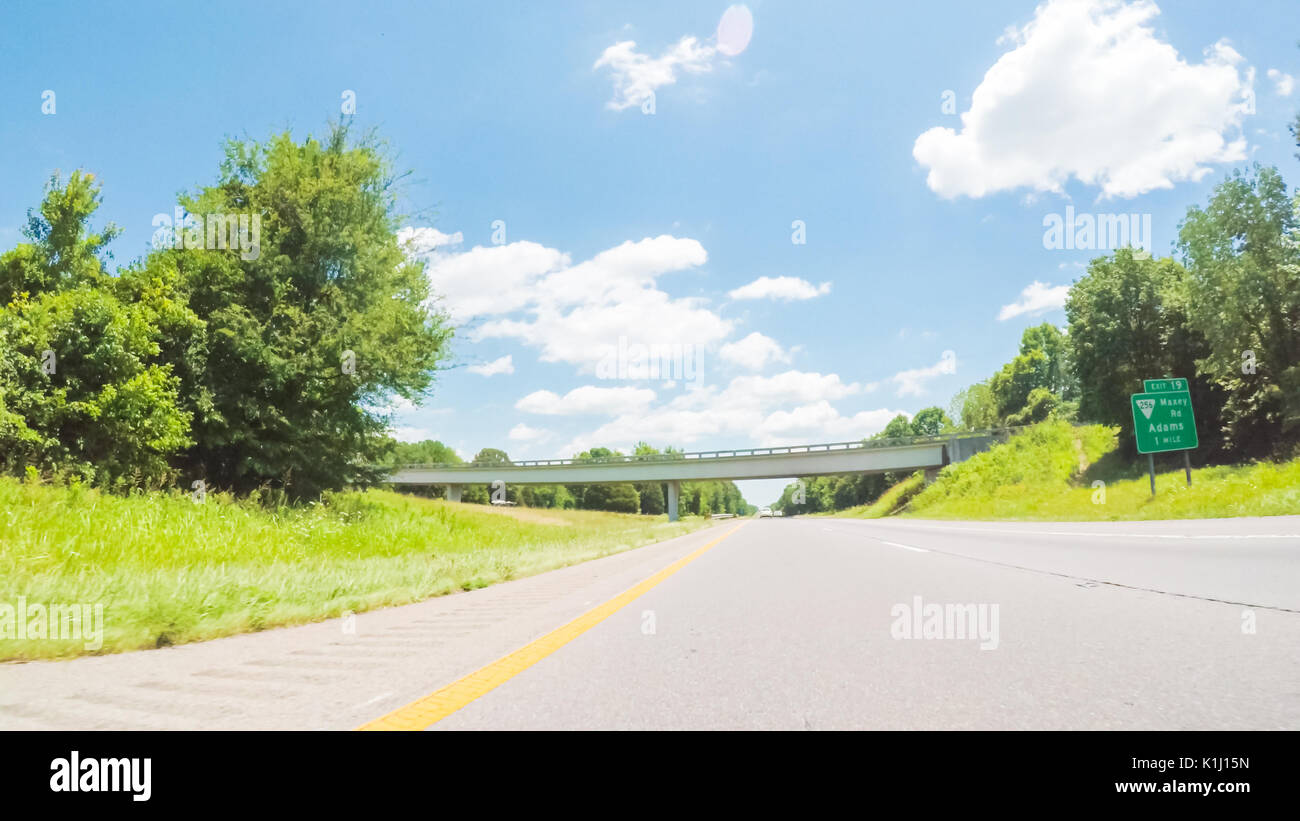 Road sign highway 40 east hi-res stock photography and images - Alamy